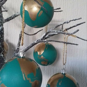 Christmas Travel Gift. Map Globe Bauble Ornament 8cm. World Map Bauble ...