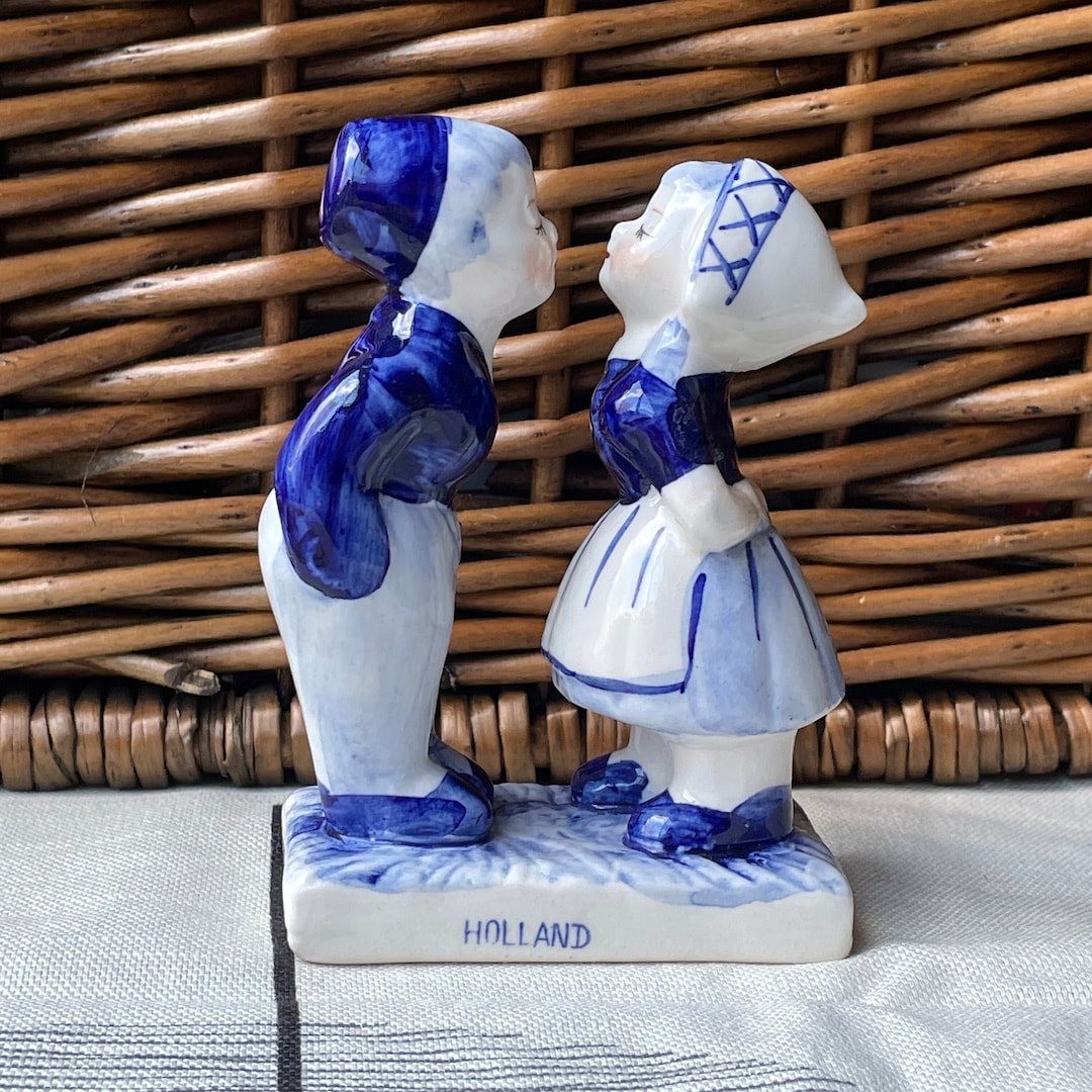 Vintage Delft Blue White Dutch Boy & Girl Kissing Hand Painted - Etsy