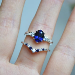 Blue Sapphire Engagement Ring Set Twist Band/ 3 Stone Ring Cluster ...