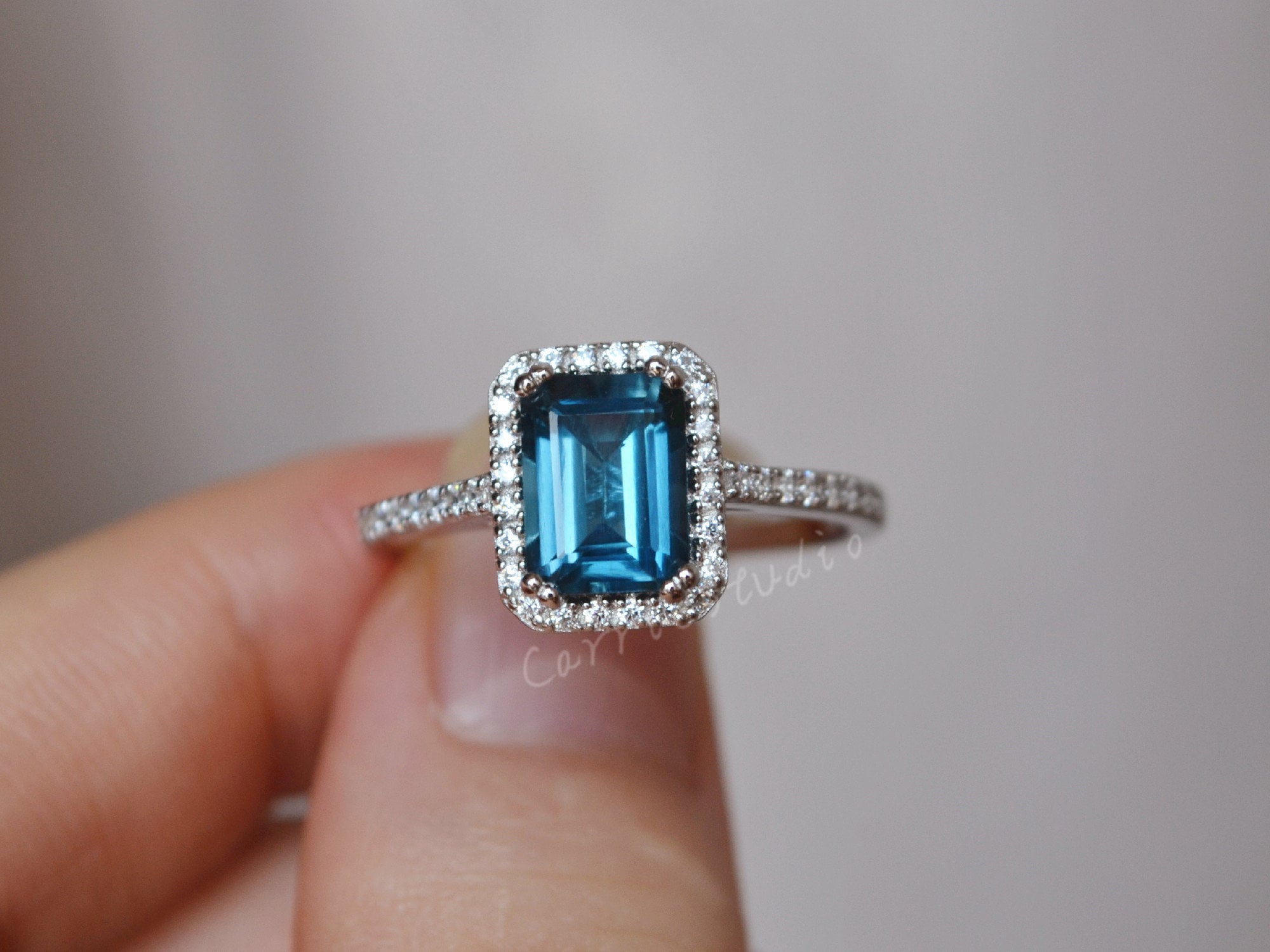 Blue topaz sterling silver ring - lingerose.com