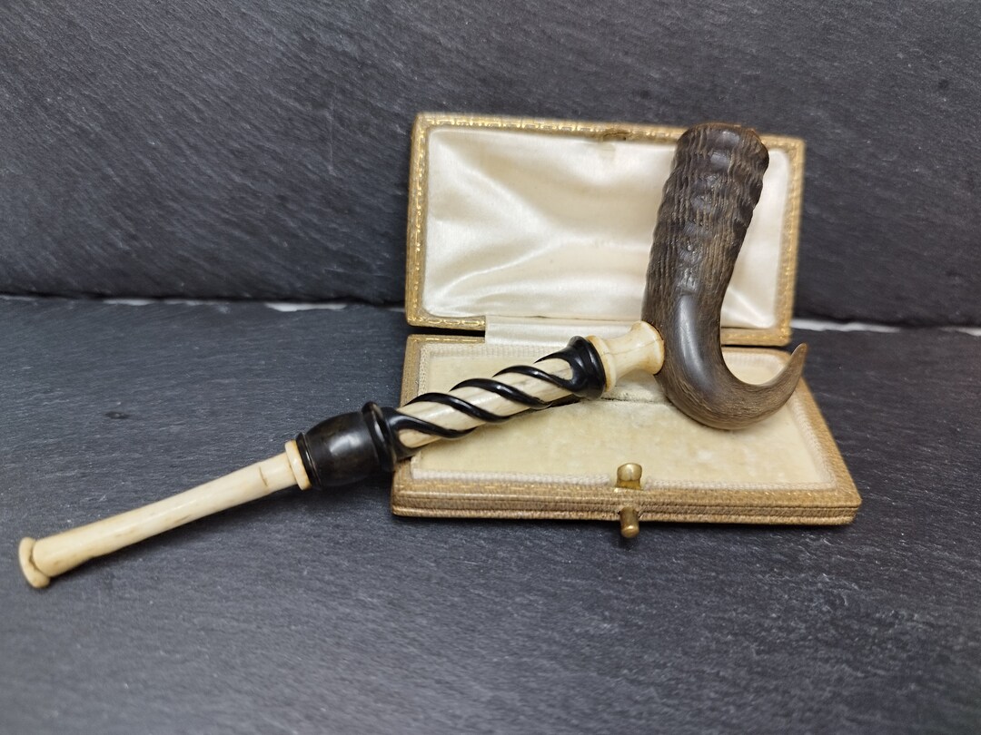 Sami Pipe Reindeer Antler Reindeer Horn and Ebony Collectible 19th ...