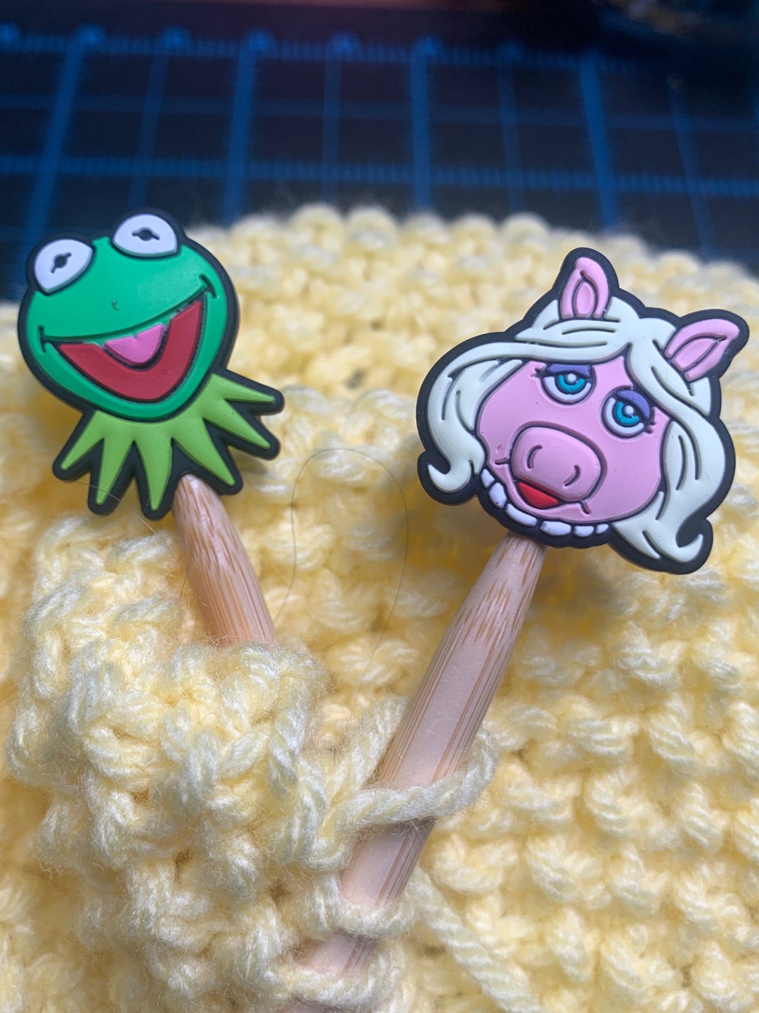 Kawaii Green Frog and Pig Stitch Stopper Knitting Needles Point ...
