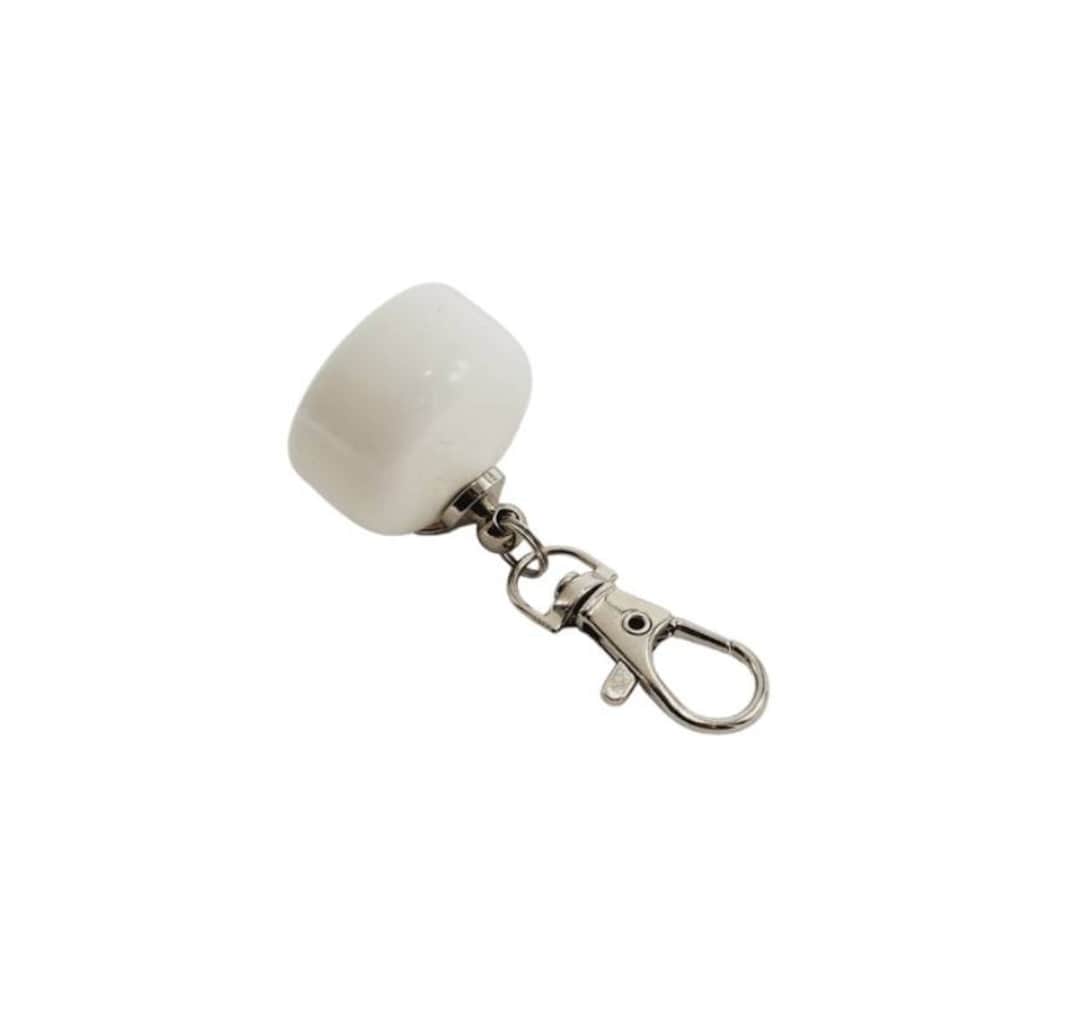 Round White Clip-on Chalk Holder Keychain Chalk Holder Billiards ...