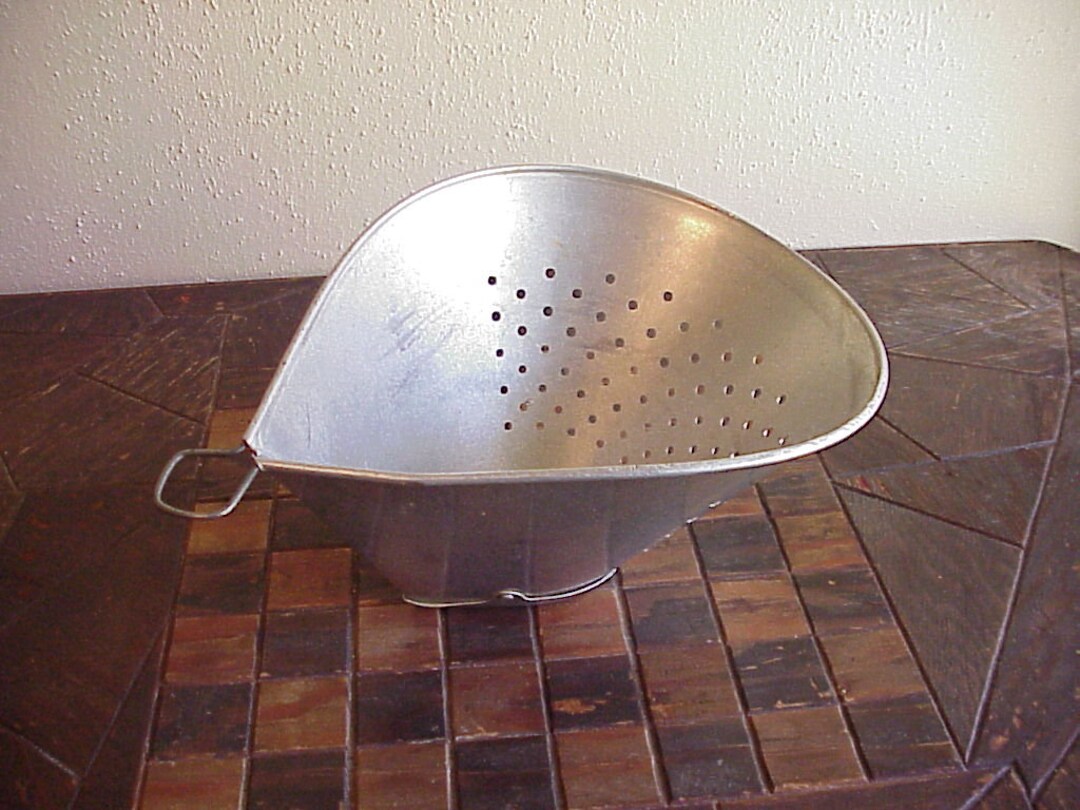 Vintage Rustic Aluminum Tear Drop Shaped Colander, Strainer, Kitchen ...