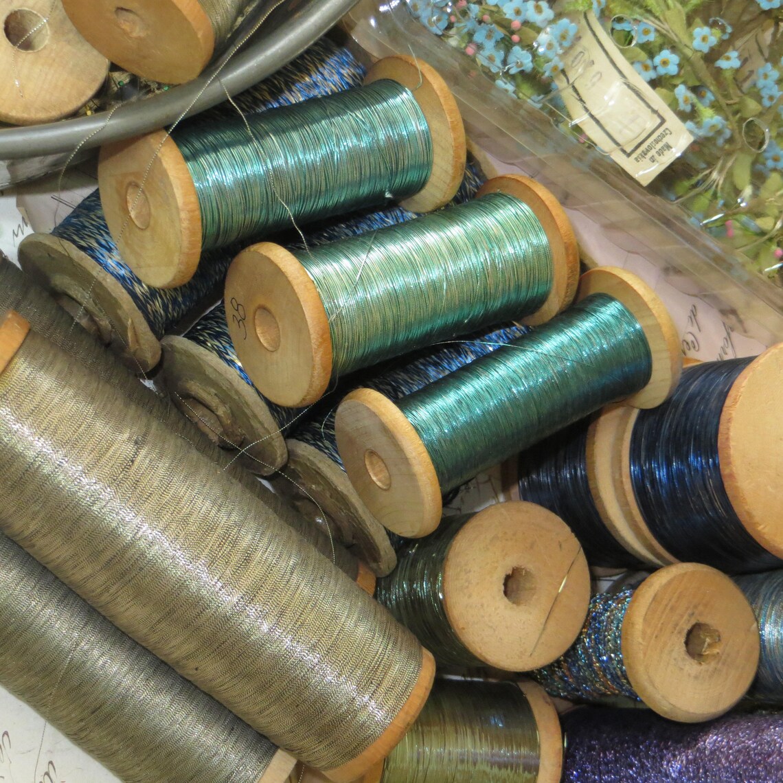 1 Spool 1920 FRENCH METALLIC SAGE Thread Tag: Metallic Floss Ombre ...