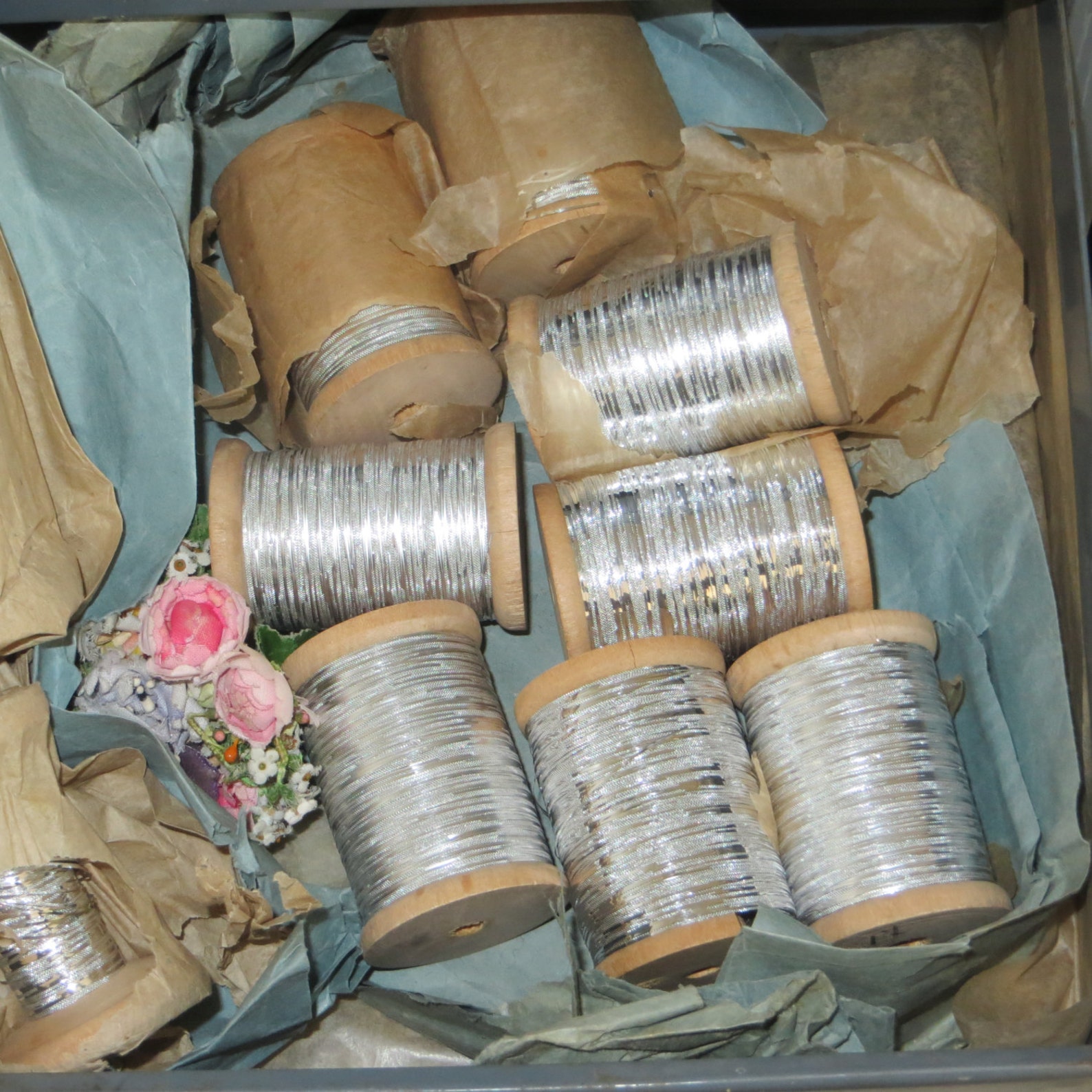 LARGE FRENCH SPOOL Fancy Silver Thread Bobbin Antique Flat Real ...