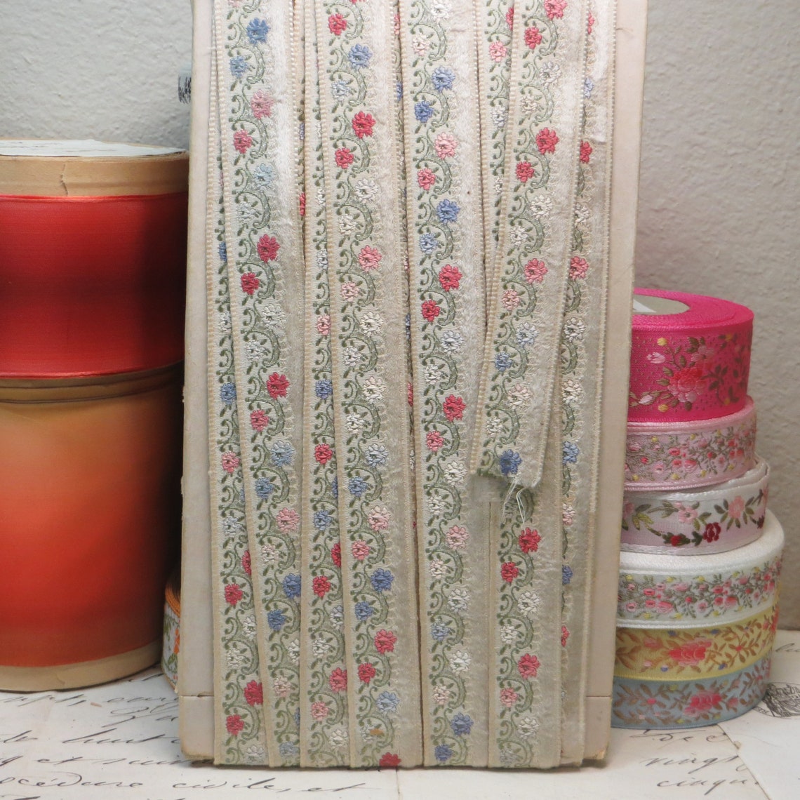 1y EDWARDIAN JACQUARD VELVET Ribbon Tag: Antique French Brocade Flower ...