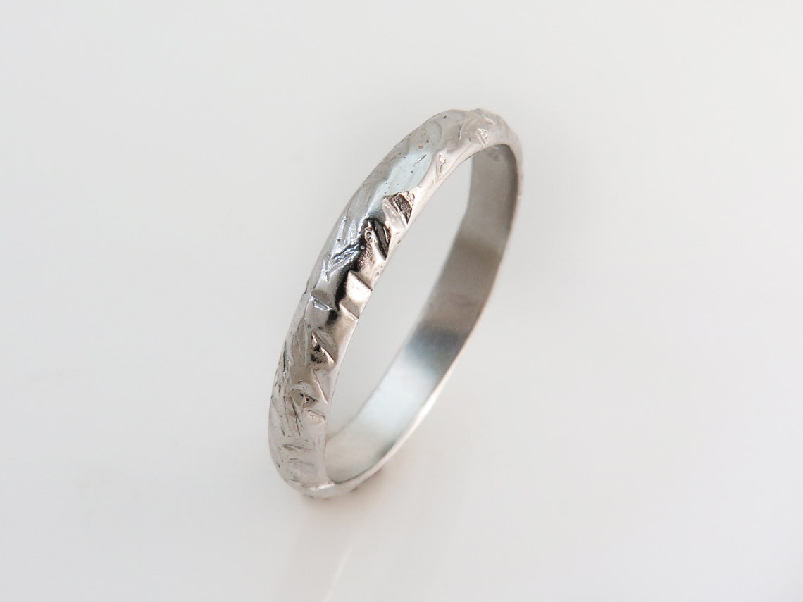 Thin Minimalist Wedding Band Unisex Wedding Band Gold - Etsy