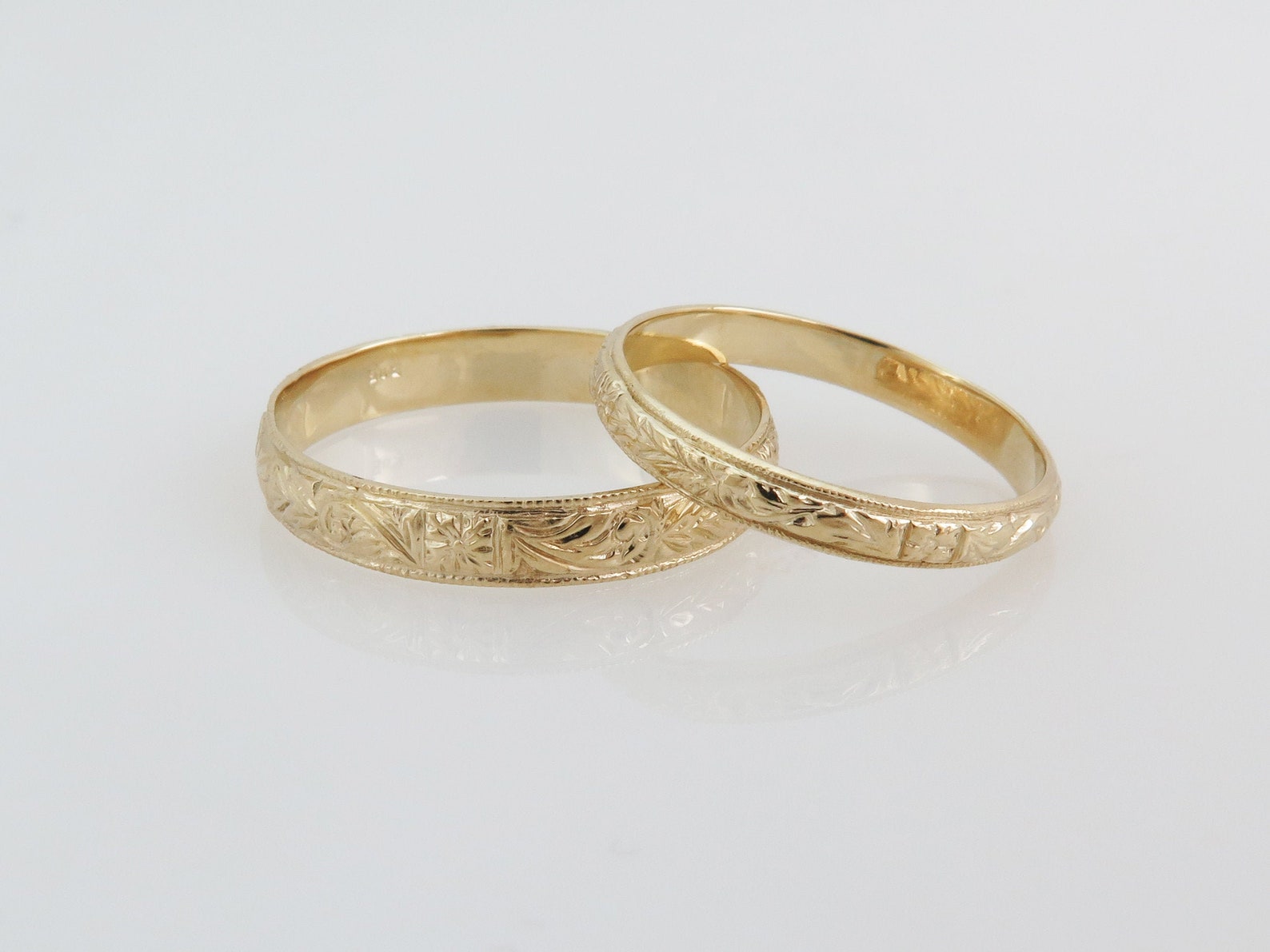 18k Gold Wedding Rings, Couples Rings, Men and Women Wedding Band Set ...