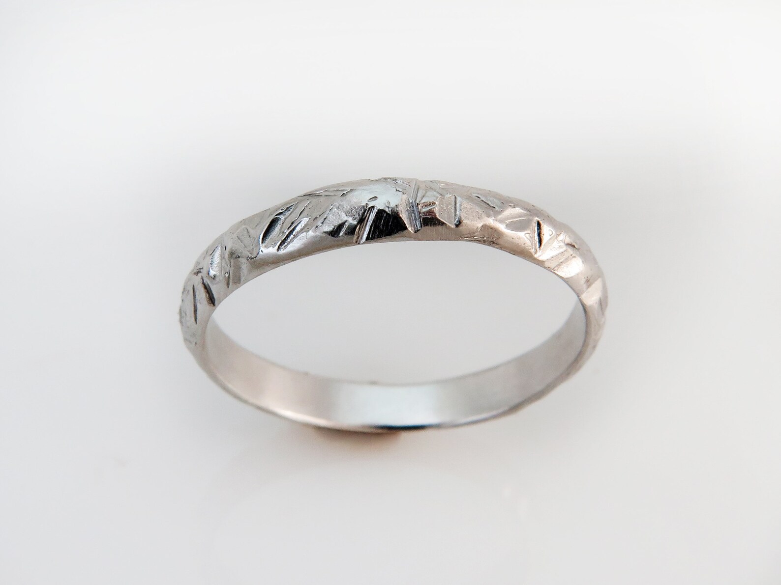 Thin Minimalist Wedding Band Unisex Wedding Band Gold - Etsy