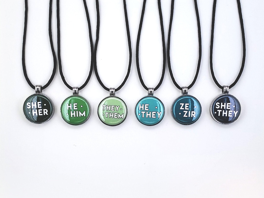 Emerald Green Pronoun Magnetic Necklace: She/her, He/him, They/them - Etsy