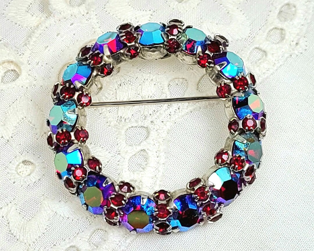Vintage Ruby Red Aurora Borealis Crystal Wreath Brooch Signed Warner ...