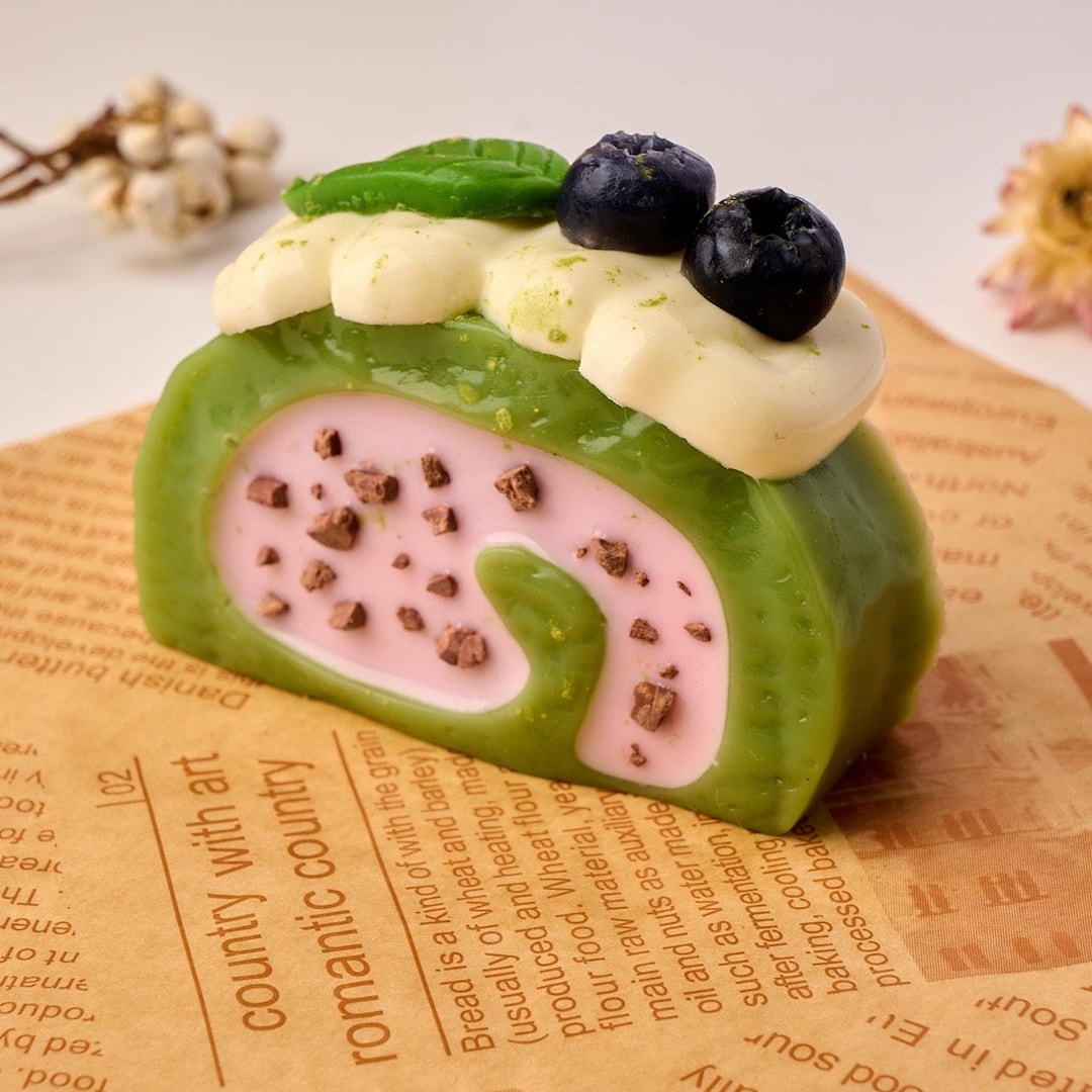 Matcha Bliss Swiss Roll Taba Squishy Toy, Handmade Roll Cake Squishy ...