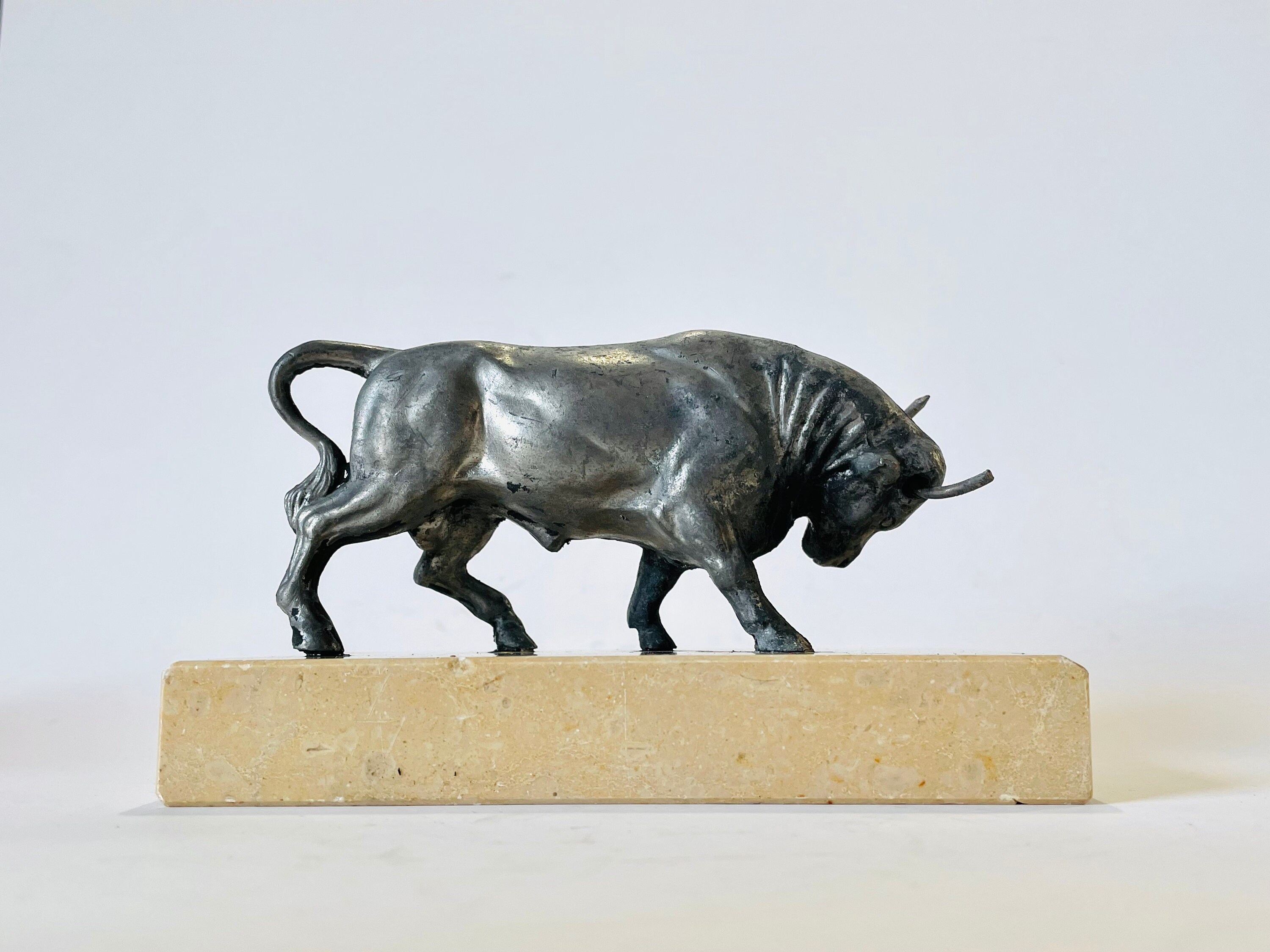 ANTIGUA FIGURA De TORO Escultura Art Deco Española De Animal Sobre Base ...