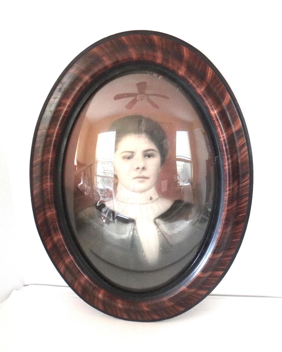 Large Antique Oval Frame 24-inch Wood Victorian Frame Convex Bubble ...