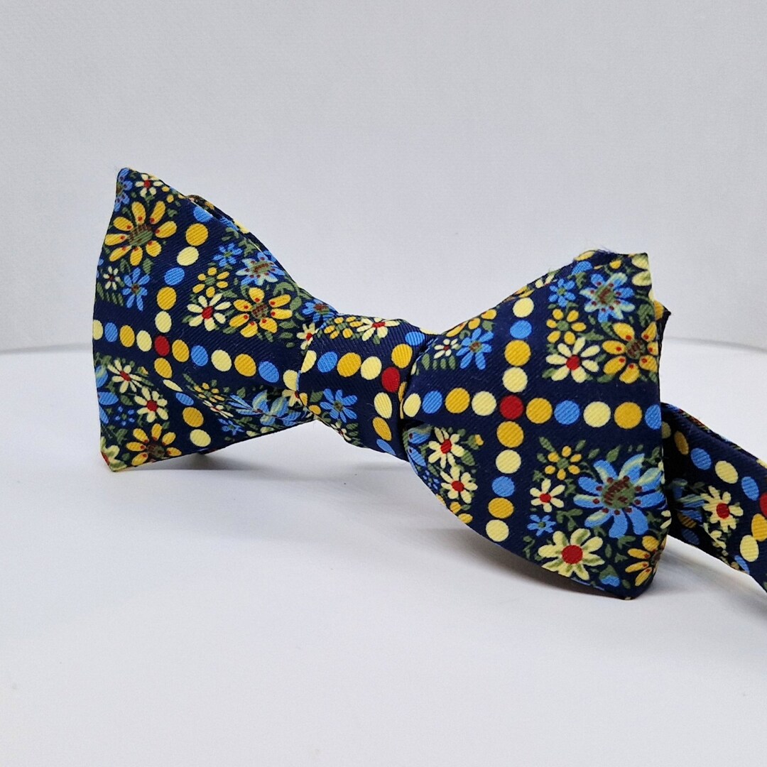Lovely Flamboyant Flower Print Silk Bow Tie. Gardener. Florist ...
