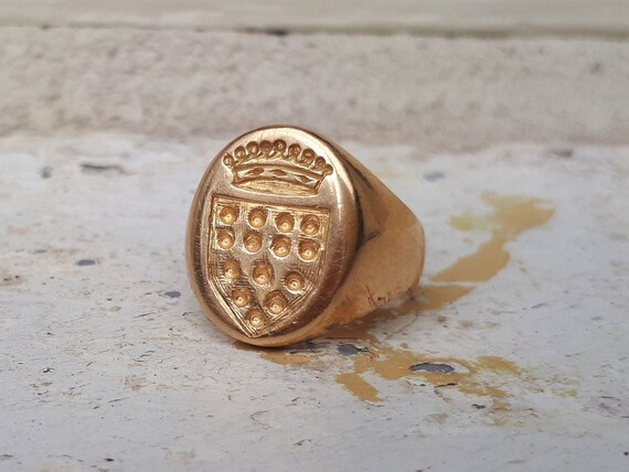 Antique 18ct gold armorial signet ring - Gem