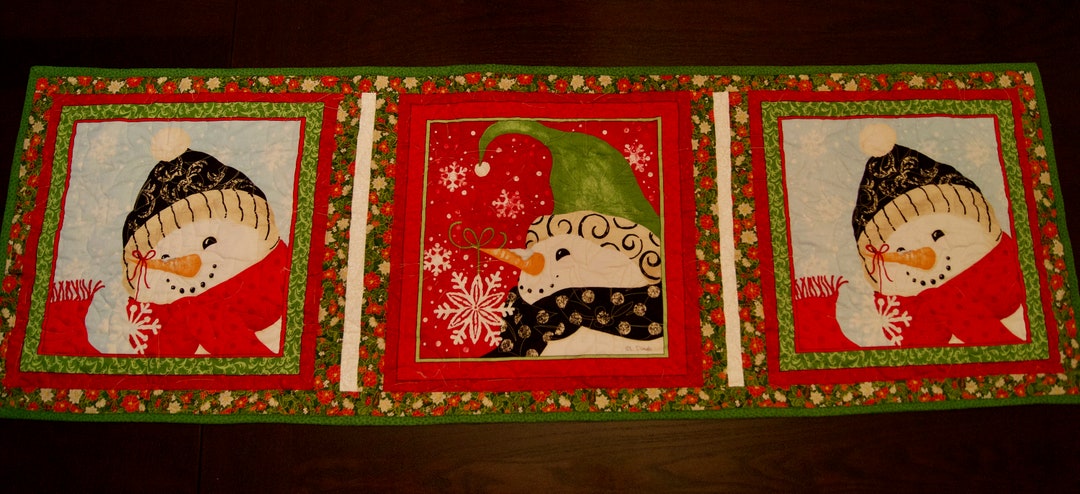 Snowman Panel Design – QUILTED TABLE RUNNER – Christmas Colors - Etsy