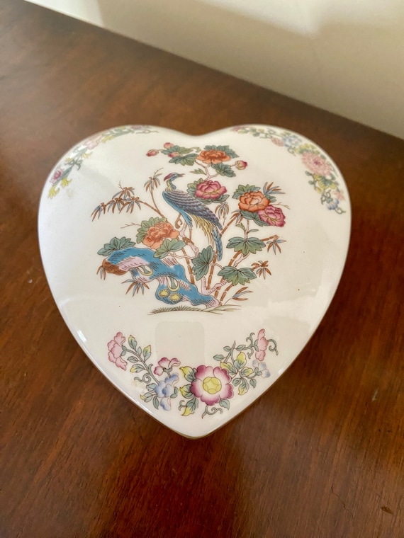 Iconic Wedgwood Kutani Crane heart shaped trinket dis… - Gem