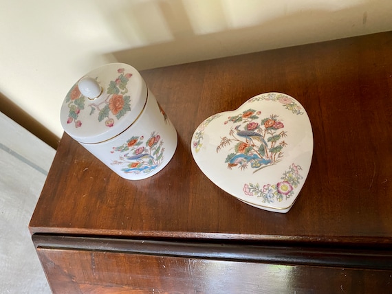 Iconic Wedgwood Kutani Crane heart shaped trinket dis… - Gem
