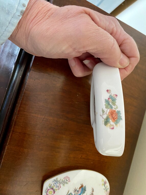 Iconic Wedgwood Kutani Crane heart shaped trinket dis… - Gem