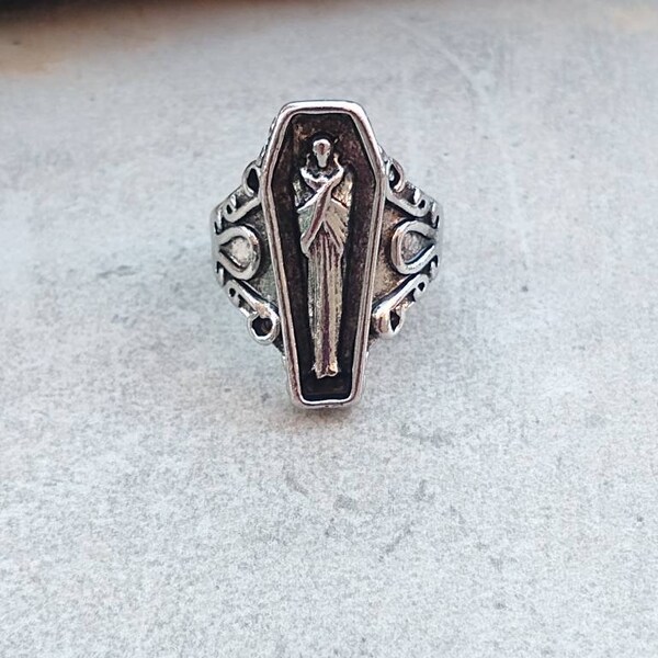 Vampire Ring - Etsy