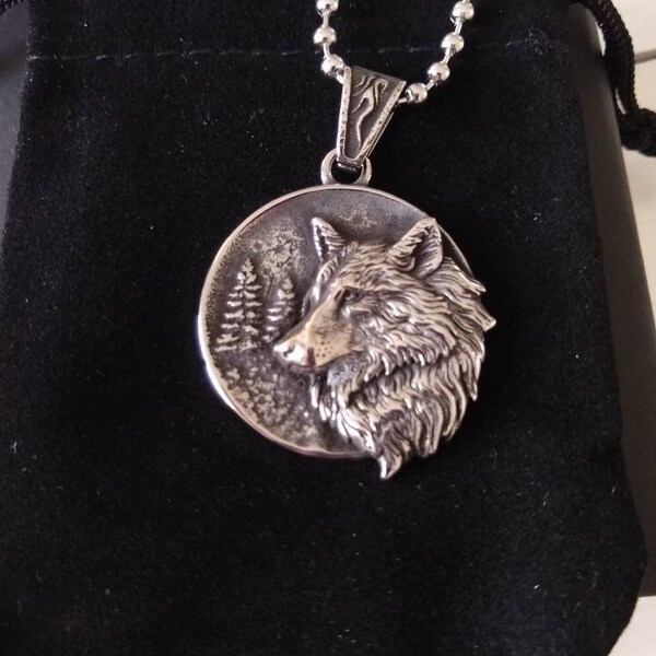 Wolf Pendant - Etsy