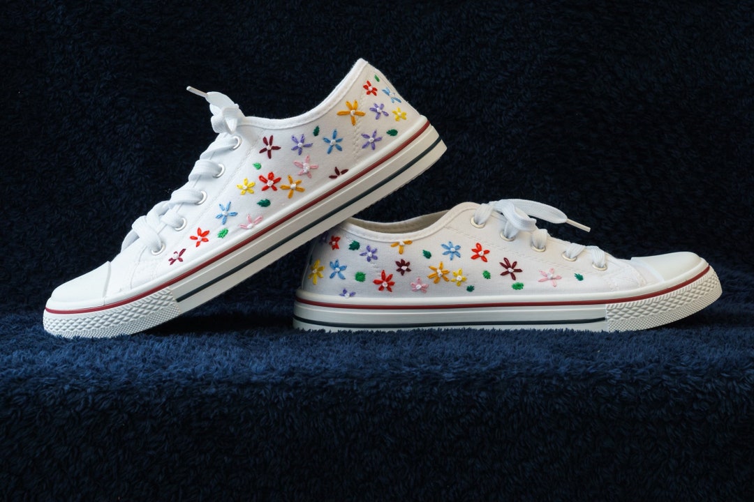 Custom Embroidered Canvas Shoes| Flower Design Trainers Converse Style ...