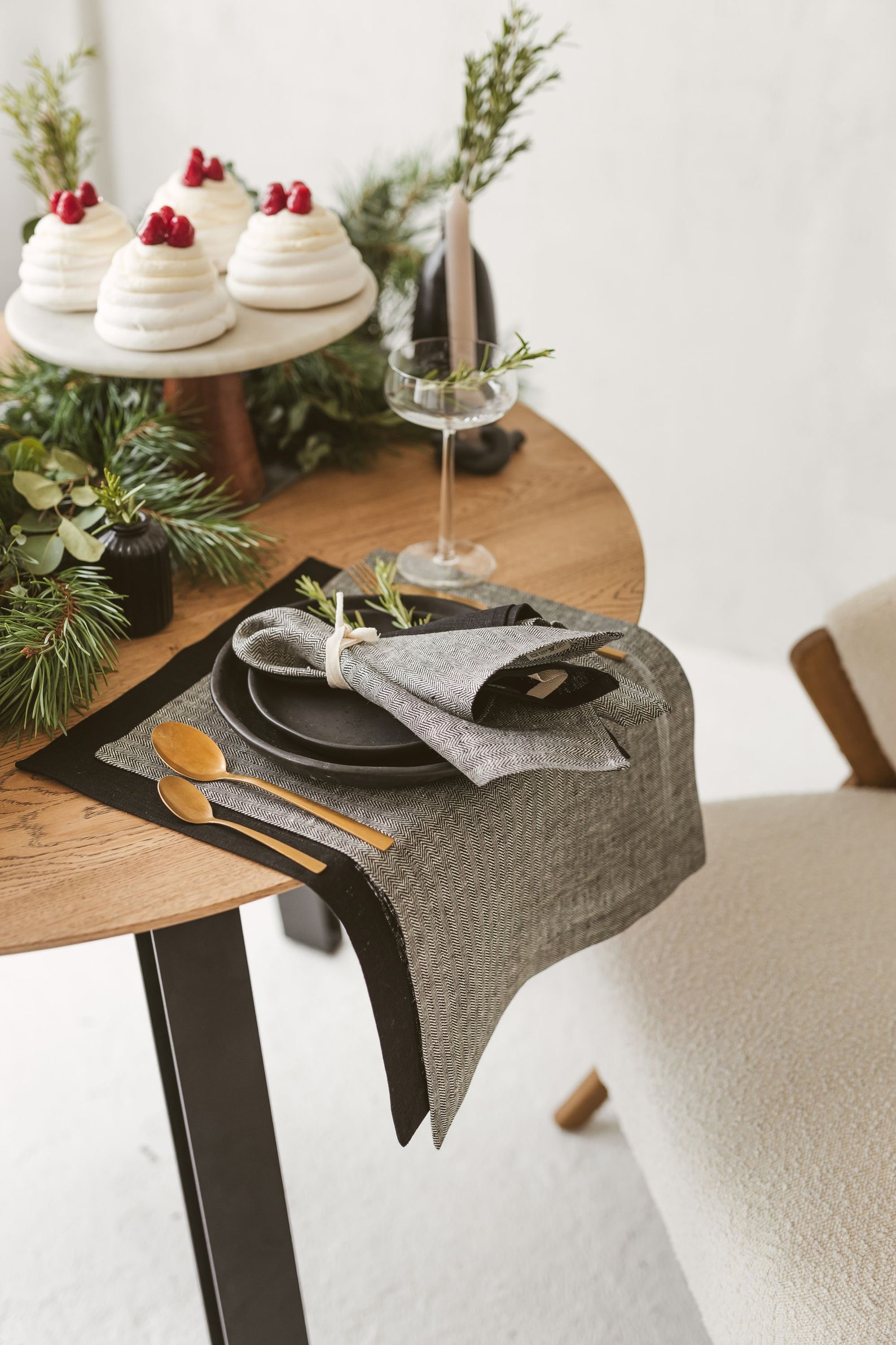 Modern Black Linen Napkins for Holiday, Christmas, Thanksgiving. Cloth ...