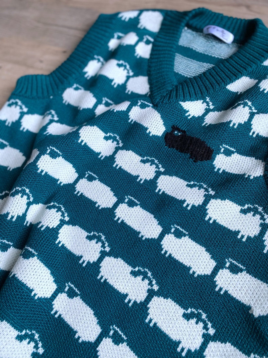 Emerald Green Knit Vest White Black Sheep for Men Knit Merino Cable ...