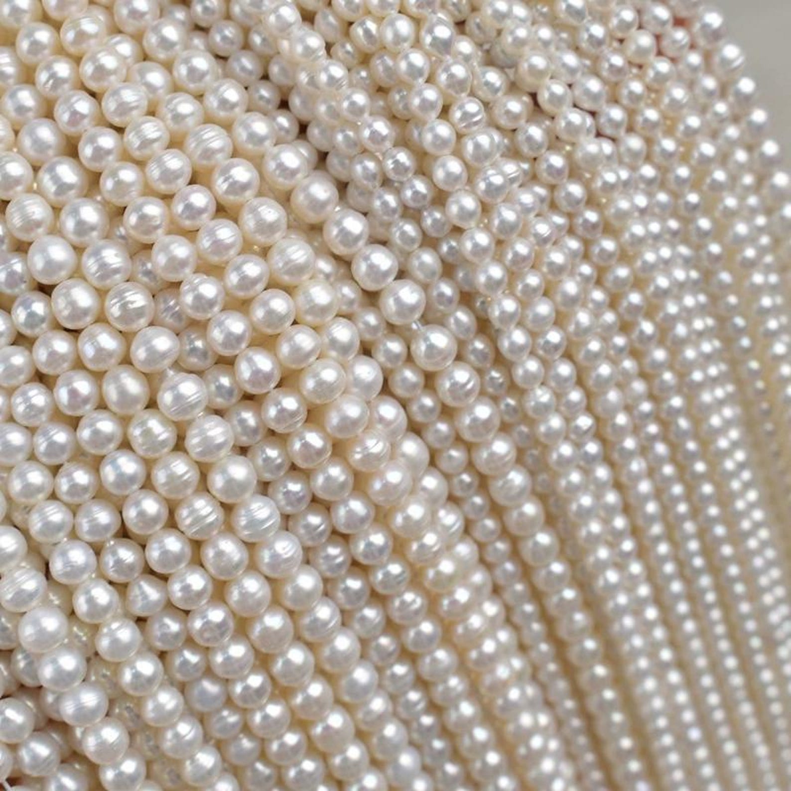White Natural Near Round Pearl Beads: Threaded AK Freshwater Pearl ...