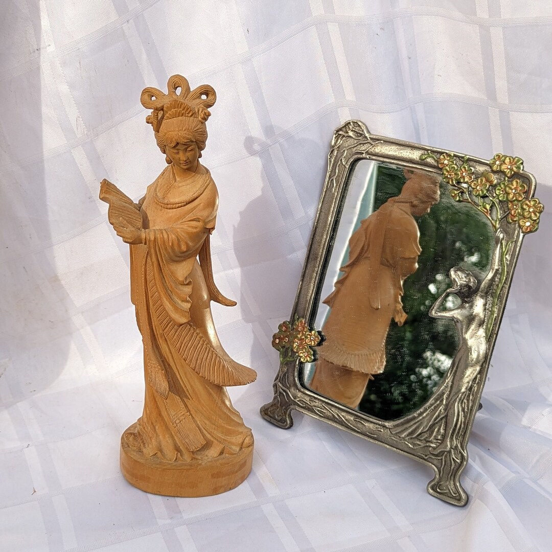 Boxwood Geisha Delicate Features by Highly Skilled Artist Geisha ...