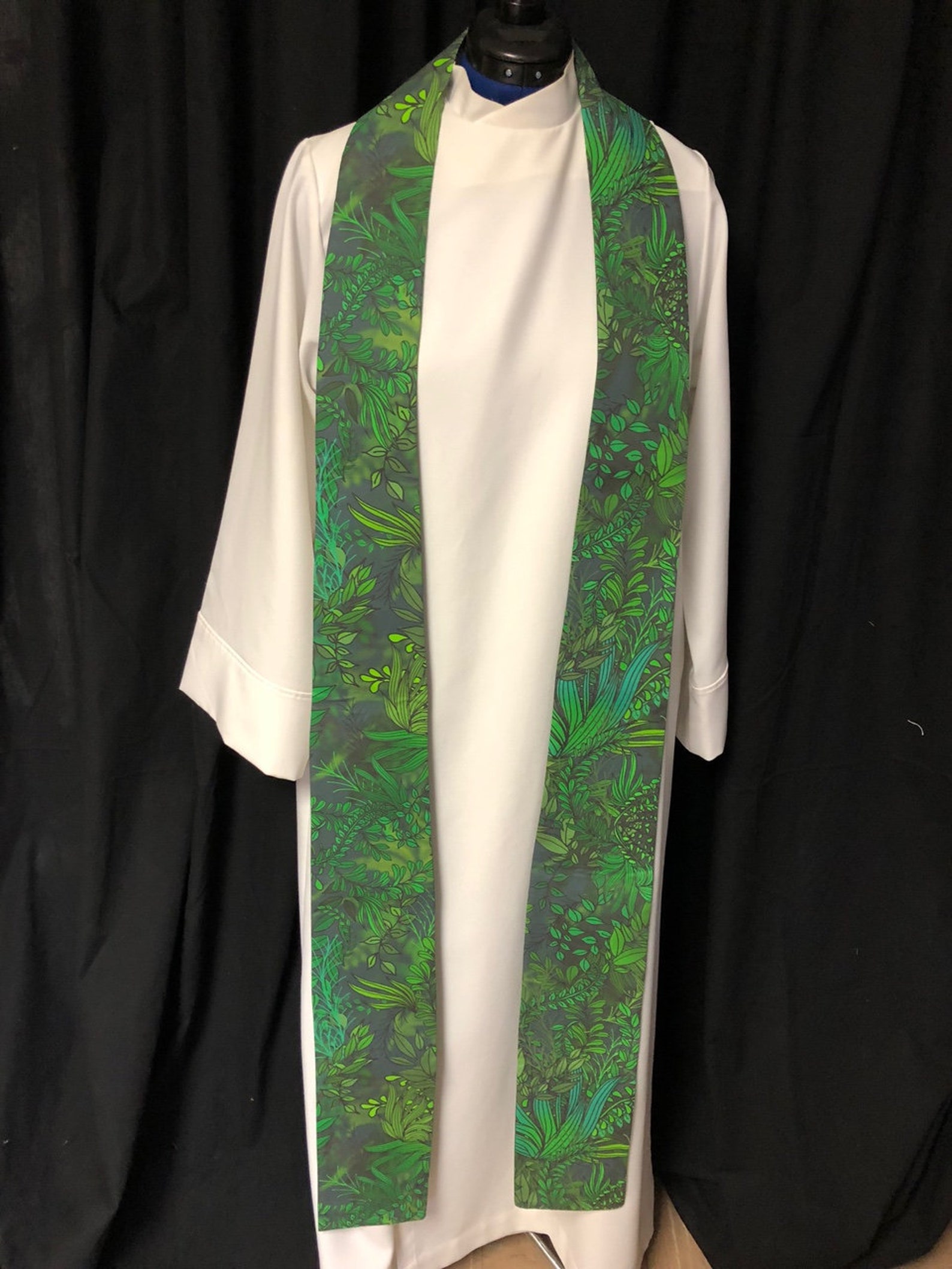 Lush Green Clergy Stole for Ordinary Time - Etsy