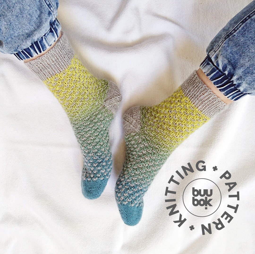 Easy Socks Knitting Pattern - LIZARD Socks - Fingering/4ply Sock Yarn ...