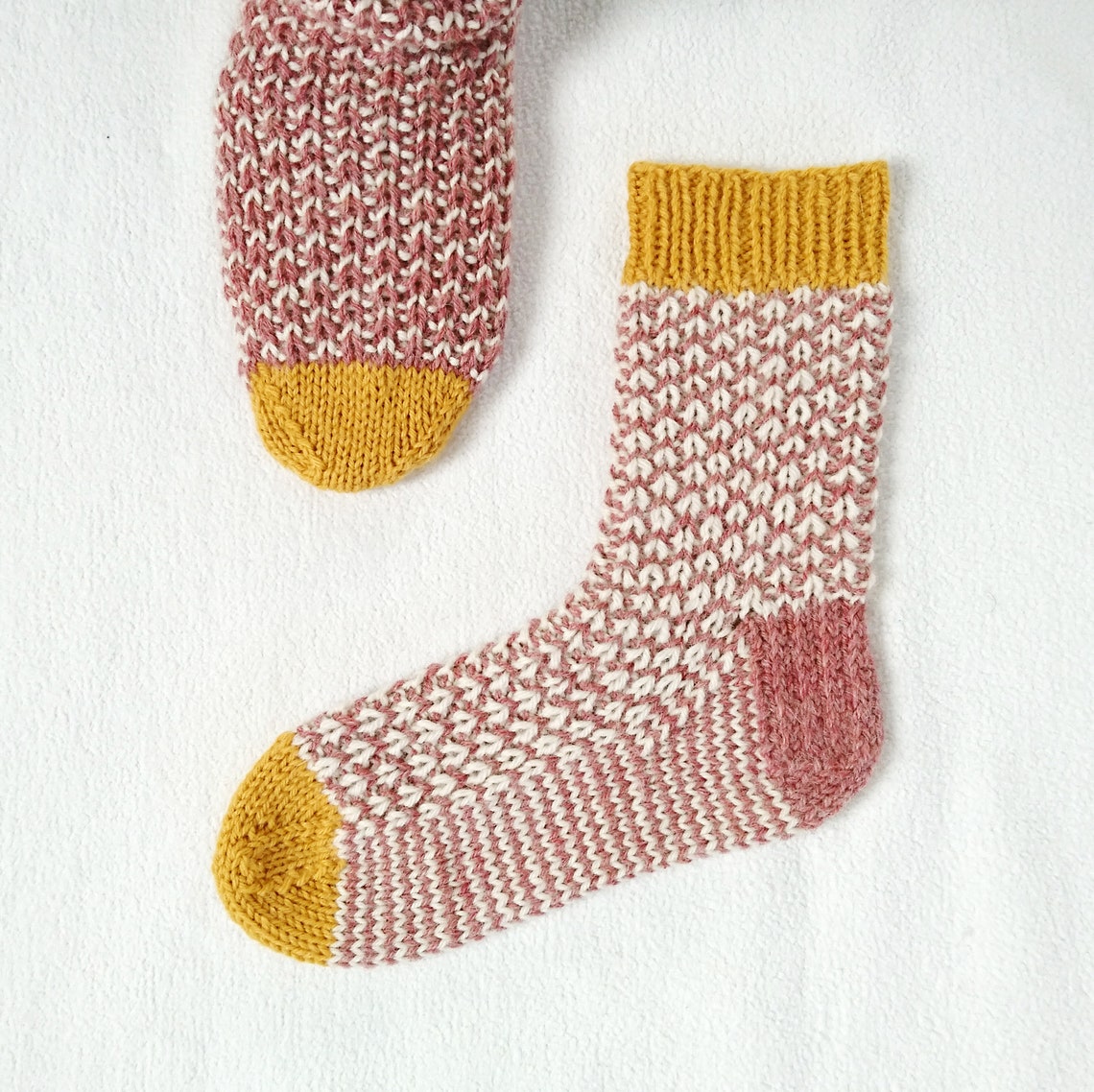 Fun and Easy Socks Knitting Pattern POP 'N' BOP Socks Dk/worsted/8ply ...