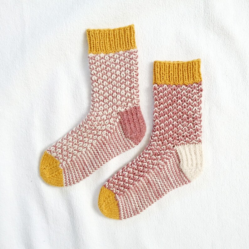 Fun and Easy Socks Knitting Pattern POP 'N' BOP Socks Dk/worsted/8ply ...