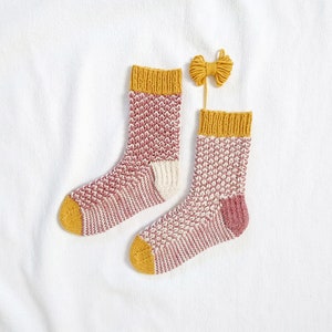 Fun and Easy Socks Knitting Pattern POP 'N' BOP Socks Dk/worsted/8ply ...