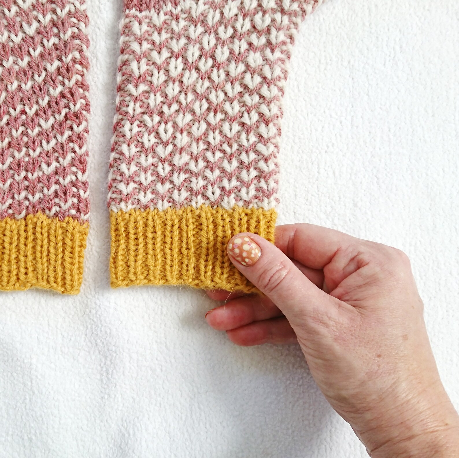 Fun and Easy Socks Knitting Pattern POP 'N' BOP Socks Dk/worsted/8ply ...