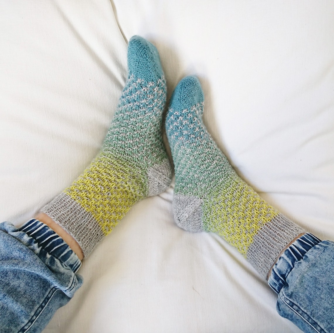 Easy Socks Knitting Pattern - LIZARD Socks - Fingering/4ply Sock Yarn ...