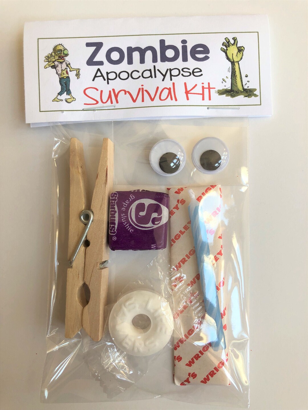 ZOMBIE APOCALYPSE SURVIVAL Kit Funny Gag Gift Bags , Silly Prank Goody ...