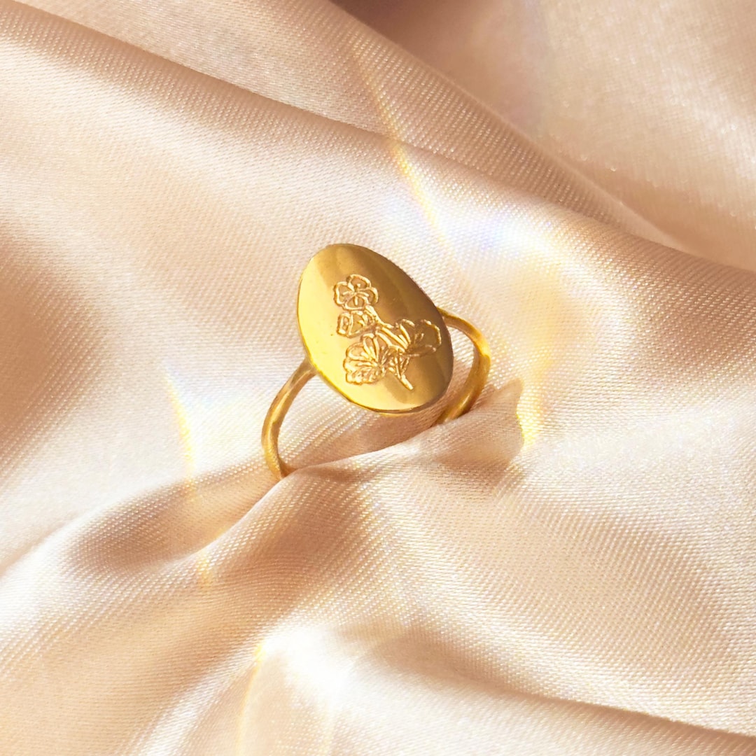 Custom Birth Flower Ring • Engraved Floral Signet Ring in Gold or ...