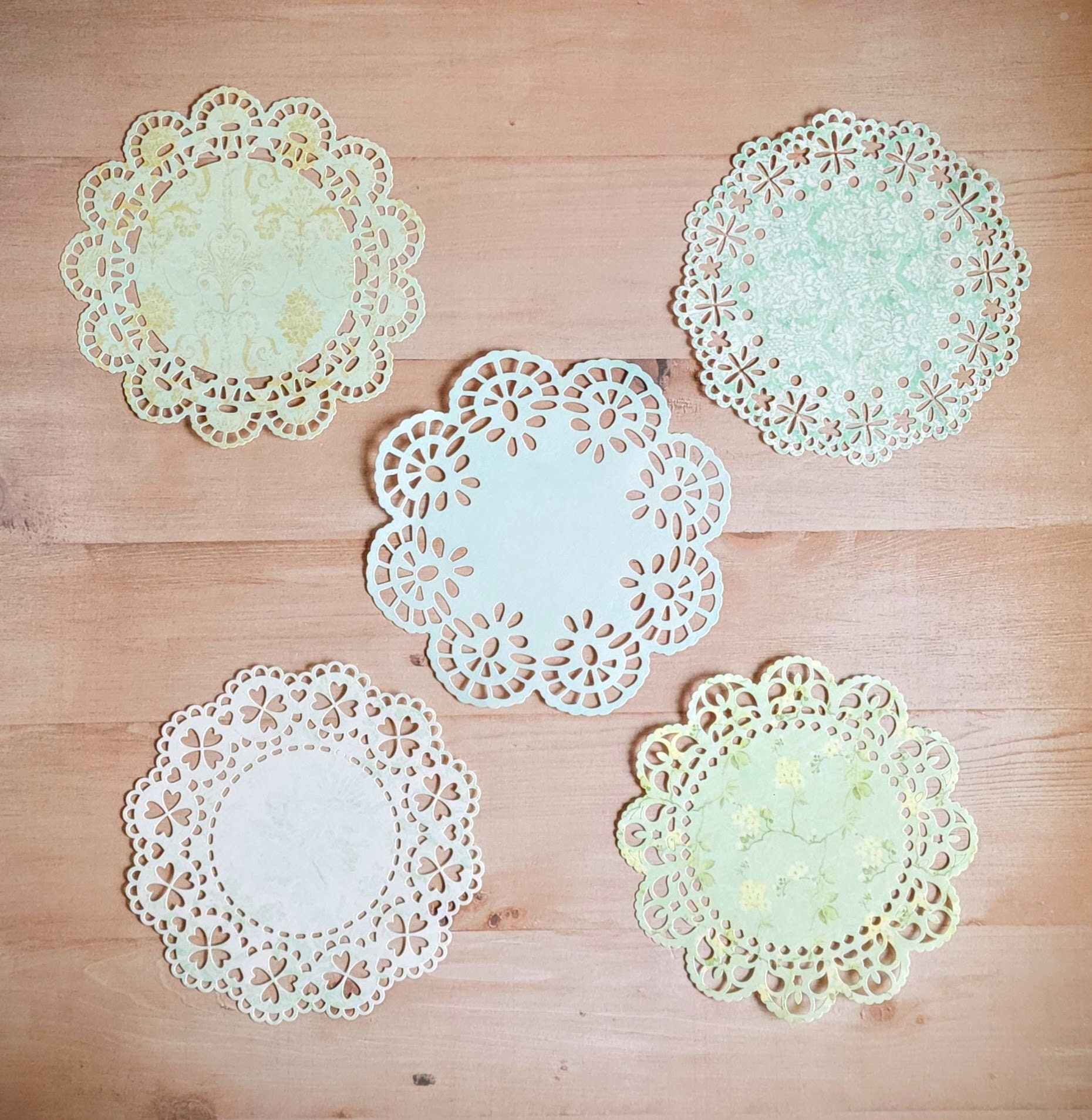 Assorted Designs Round Paper Doilies 3 3/4
