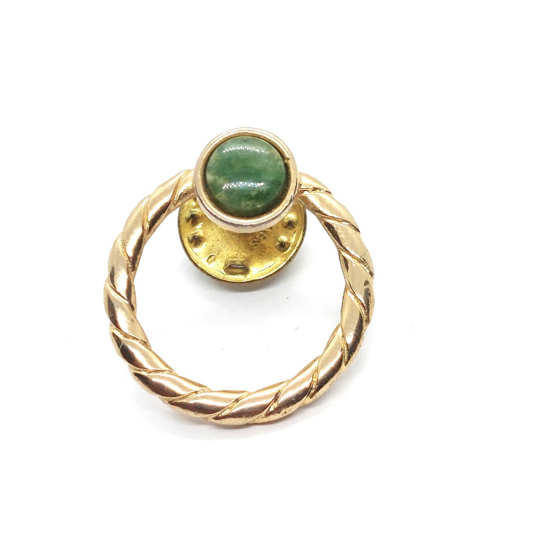 Green Stone Gold Tone Ring Pin Brooch Lapel Fashion Jewelry Collectible ...