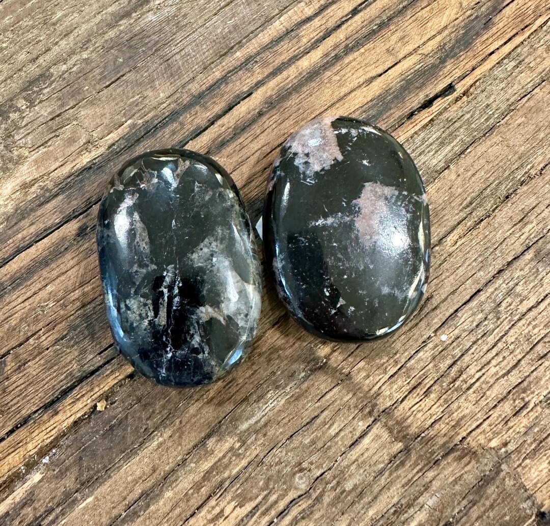 Black Tourmaline Mix Palm Stone Set - T413E - Etsy