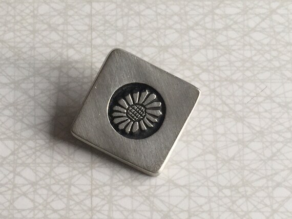 SALE 1970s Floral Swedish pewter brooch - Gem