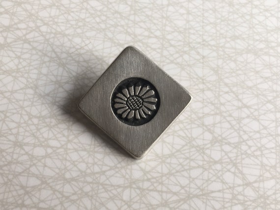 SALE 1970s Floral Swedish pewter brooch - Gem