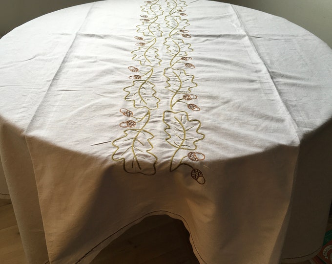 Mid Century Swedish Embroidered Acorn and Oak Leaf Tablecloth - Etsy