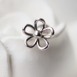 18G Flower Flat Back Labret Piercing,delicate Gold Labret Piercing ...