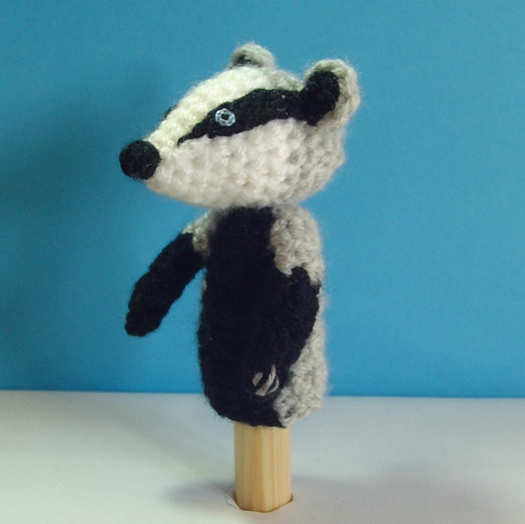 Badger Finger Puppet Crochet PATTERN - Etsy