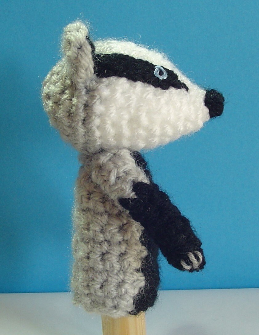 Badger Finger Puppet Crochet PATTERN - Etsy